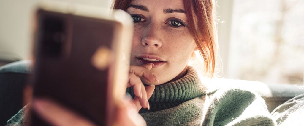 Call or Text? How to Choose the Right Way to Connect